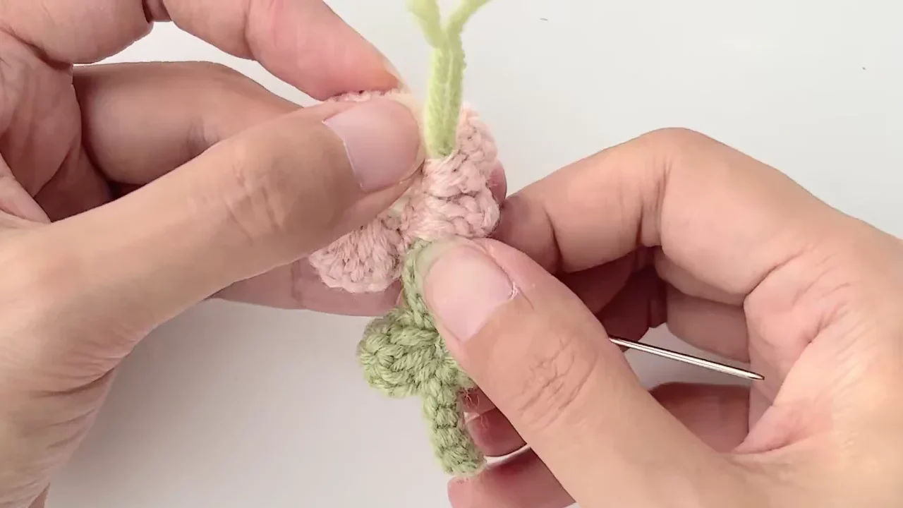 Crochet Applique Small Flower Free Pattern - Hookok