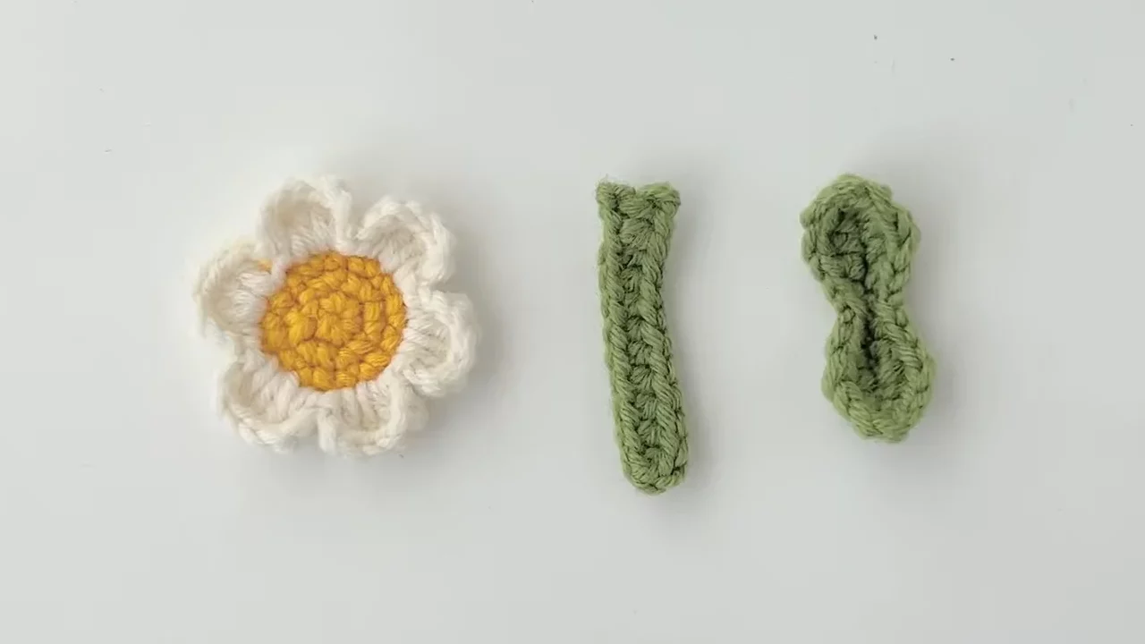 Crochet White Sunflower Applique Free Pattern - Hookok