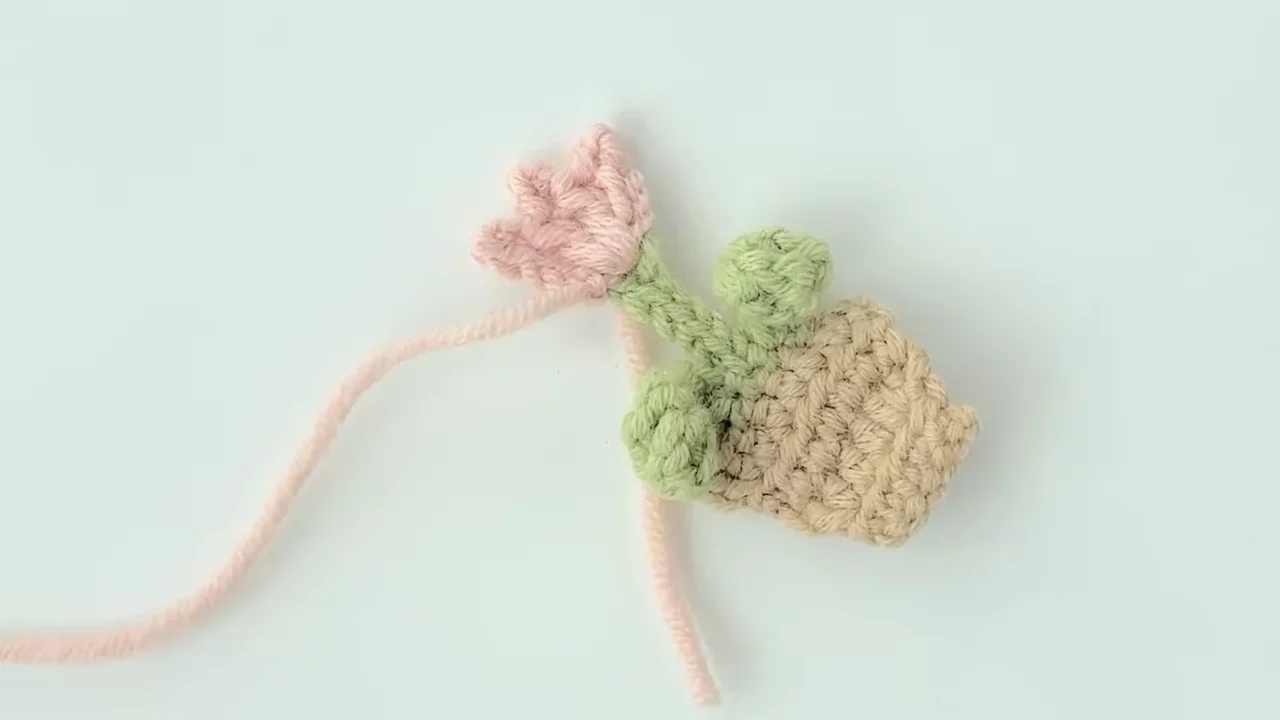 Crochet Applique Tulip Free Pattern - Hookok