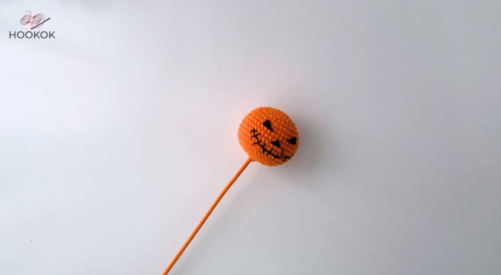 Crochet Halloween Devil Pumpkin - Free Pattern - Hookok