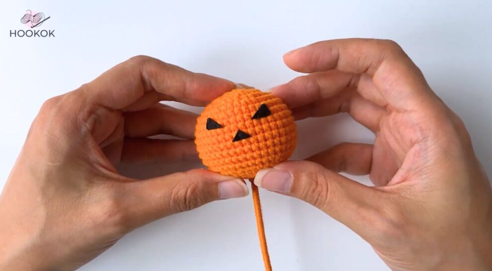 Crochet Halloween Devil Pumpkin - Free Pattern - Hookok