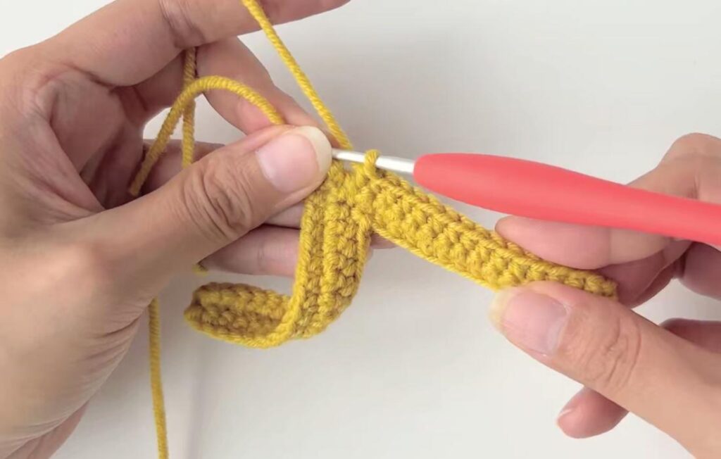 Crochet Letter V Pattern - Hookok