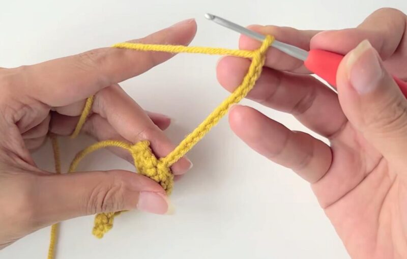 Crochet Letter V Pattern - Hookok