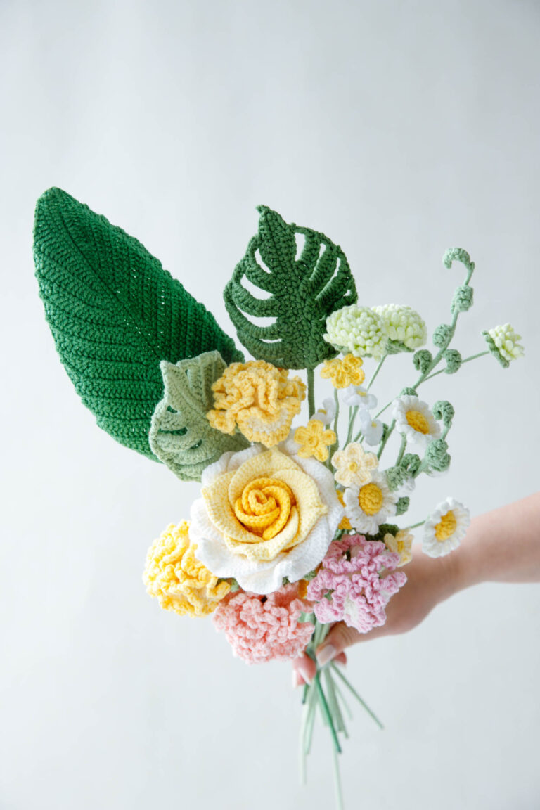 HOOKOK Bouquet – Yellow Thai Rose and Carnation Bouquet ( 13 pieces ...