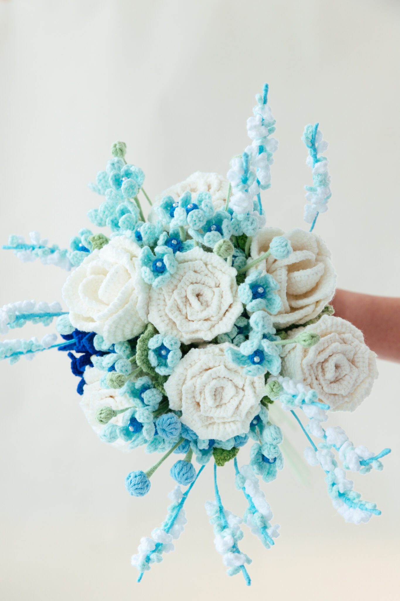HOOKOK Bouquet - Blue and White Rose Wedding Bouquet (19 pieces) - Hookok